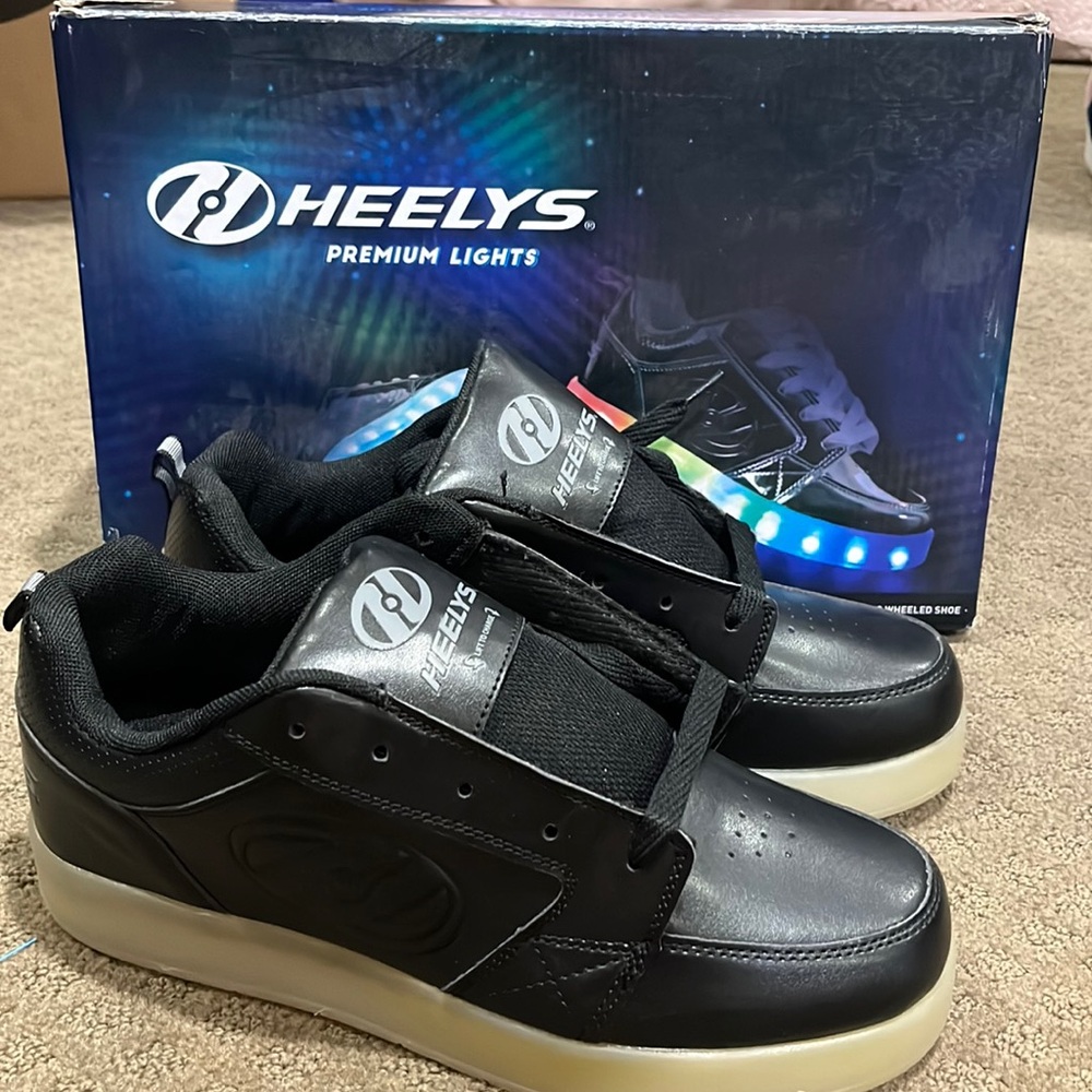 Brand New- Heelys Premium Light - Gem